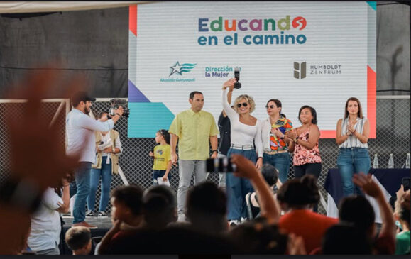Cynthia Viteri: El programa Educando en el Camino bridó apoyo ...