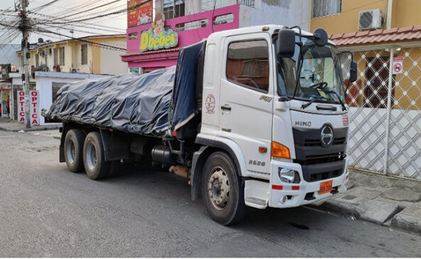 Policía recupera camión con 220 quintales de fréjol y maíz - Ecuador 221