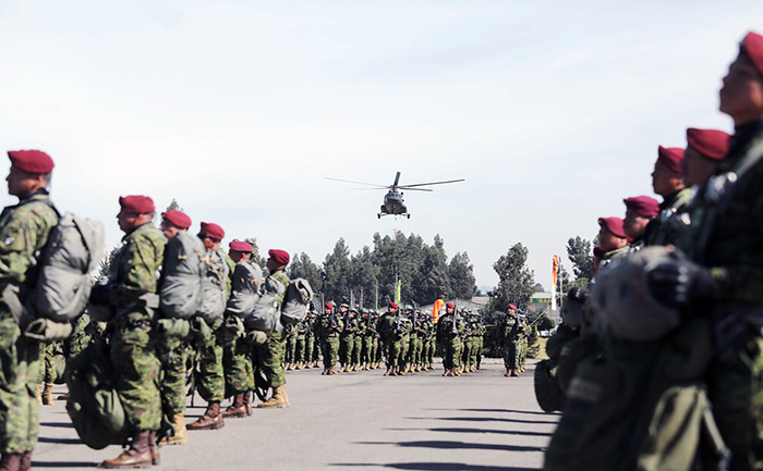 El Paracaidismo militar ecuatoriano conmemoró 67 años - Ecuador 221