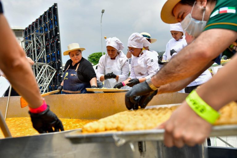 El Viche manaba entró al libro de los récord Guinness - Ecuador 221