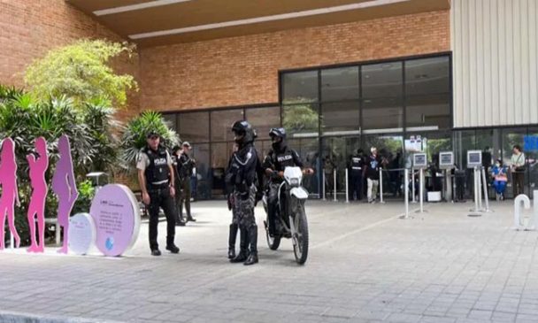 Machala: Delincuentes ingresaron al hospital del IESS en busca de una ...