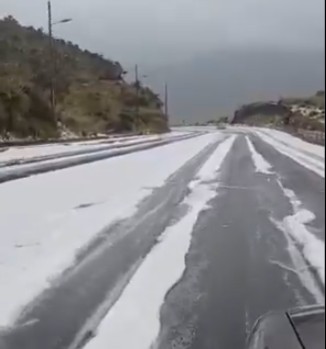 Nieve cubre vía Papallacta y alerta conductores - Ecuador 221